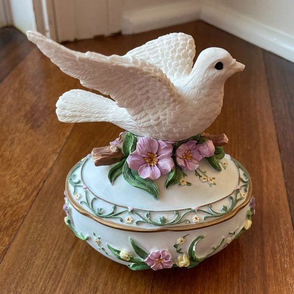 Heritage House | Accents | Heritage House Dove Music Box The Way We ...